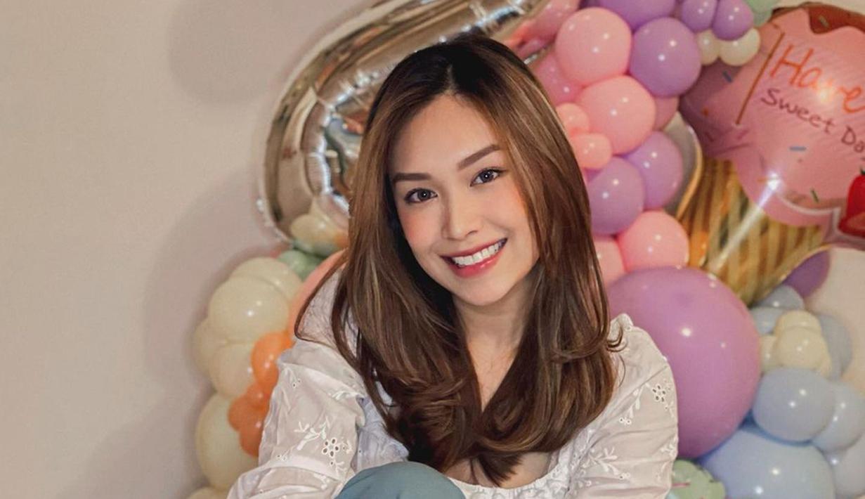 Potret Luthya Sury Mantan Pacar Baim Wong, Remake Foto Bareng Tyo dan ...