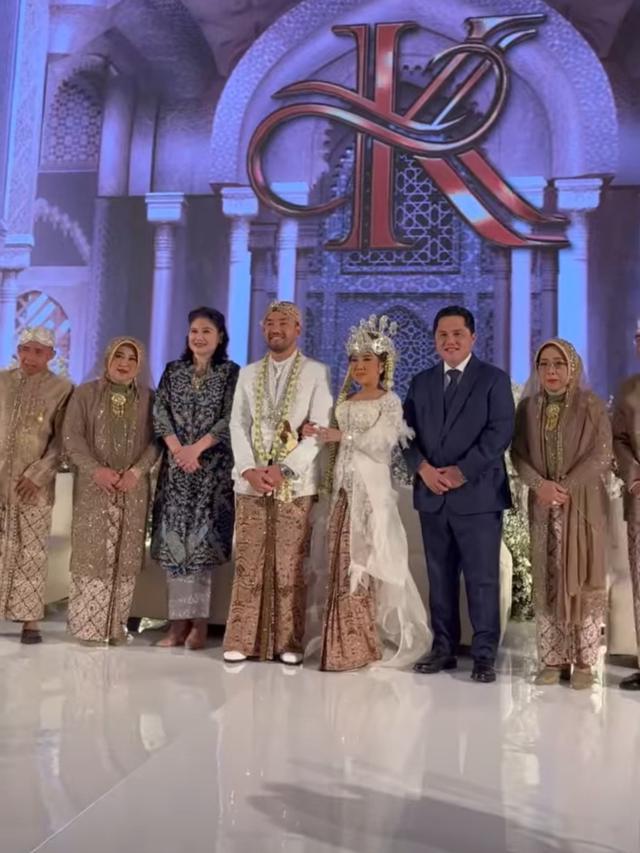7 Potret Bahagia Pernikahan Kiky Saputri dan M Khairi, Erick Thohir Jadi Saksi - Hot Liputan6.com