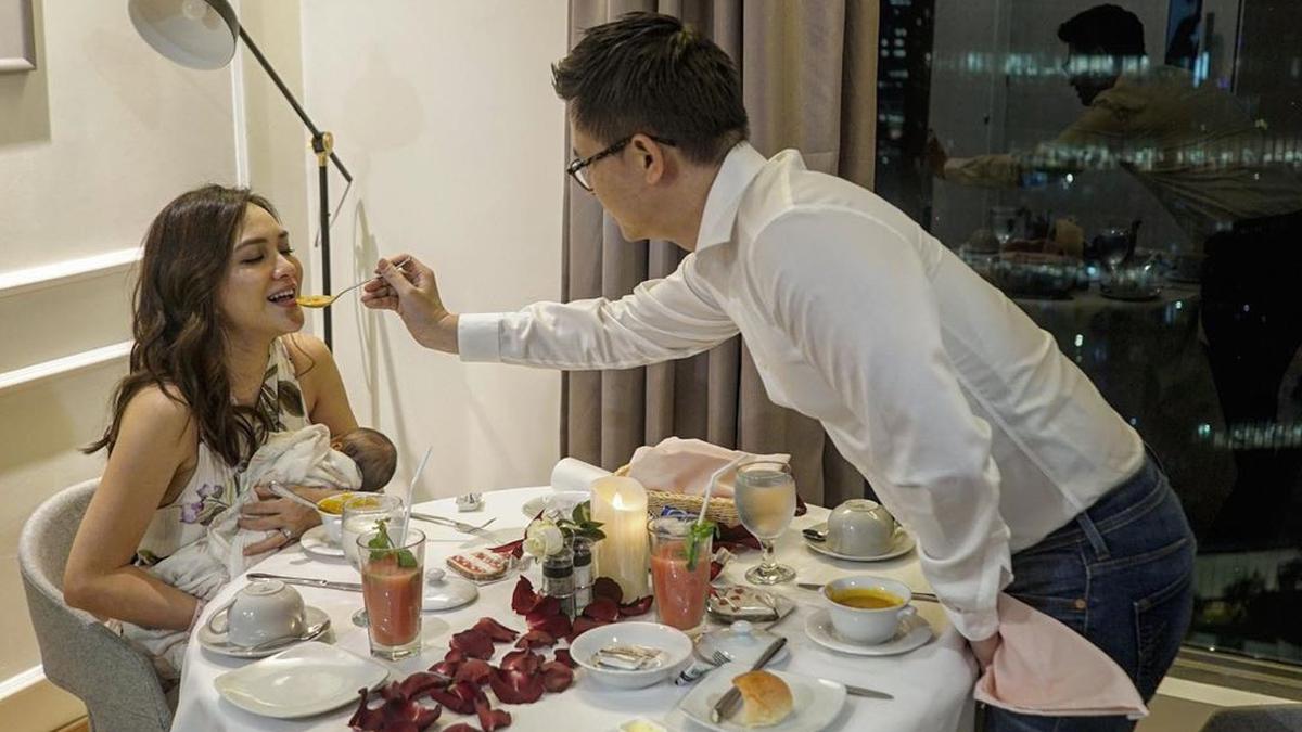 Potret Keluarga Kecil Shandy Aulia dan David Herbowo - Photo Fimela.com