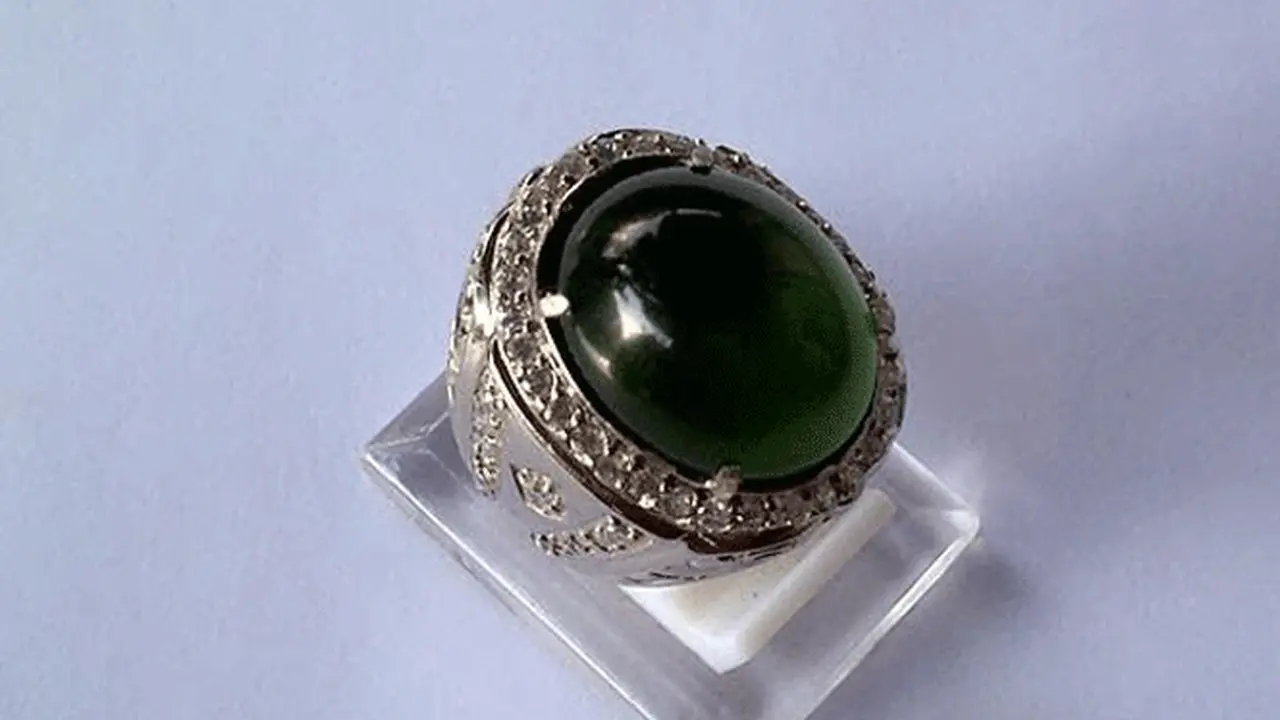6 Jenis Batu Akik Warna Hijau dan Namanya, Kenali Keunikannya - Hot ...
