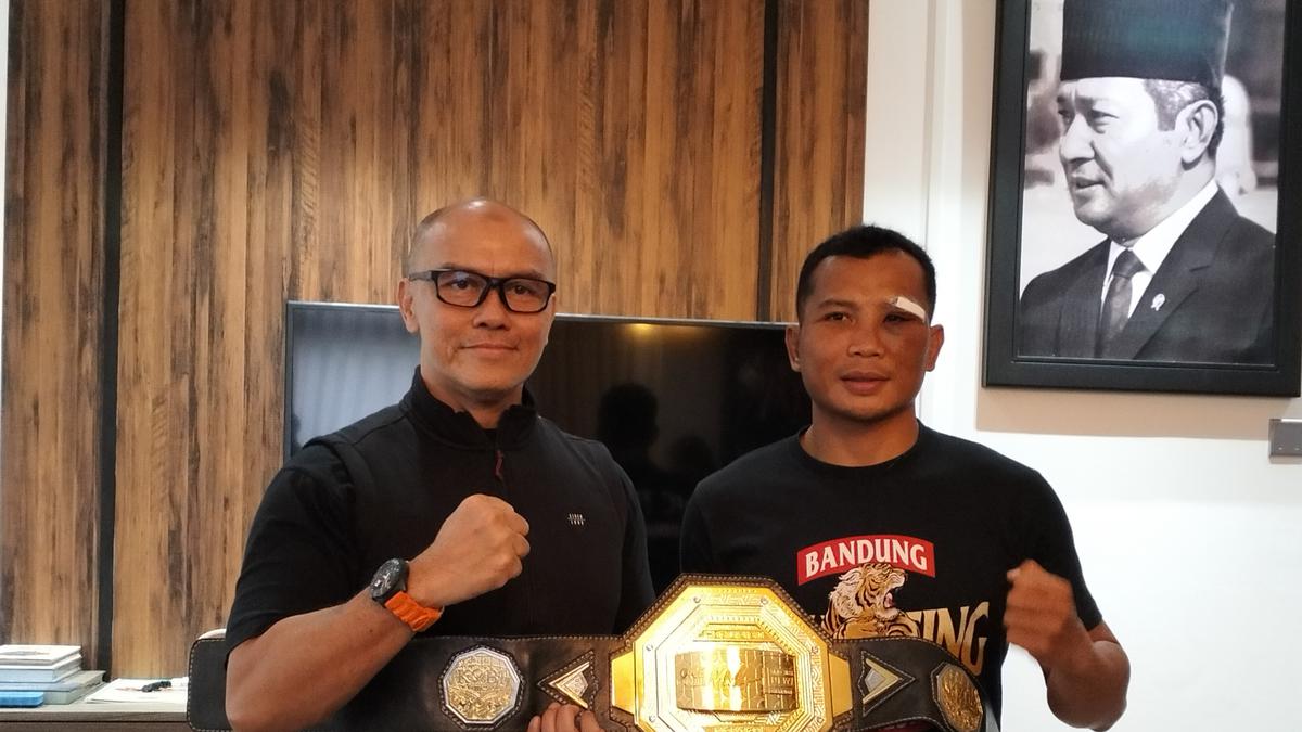 Atlet MMA Bandung Sabet Sabuk Abadi Dua Kali pada Ajang One Pride MMA