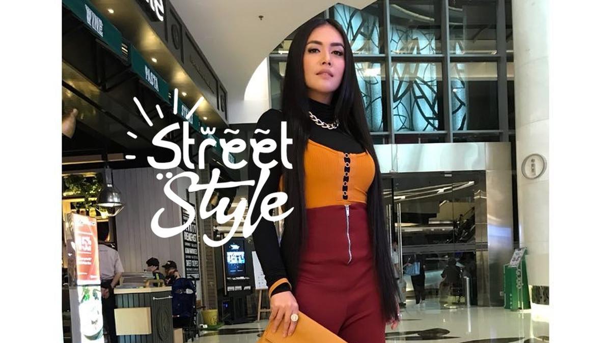 Street Style: Denada Dengan Kulit Eksotisnya yang Super Seksi dan Nyentrik