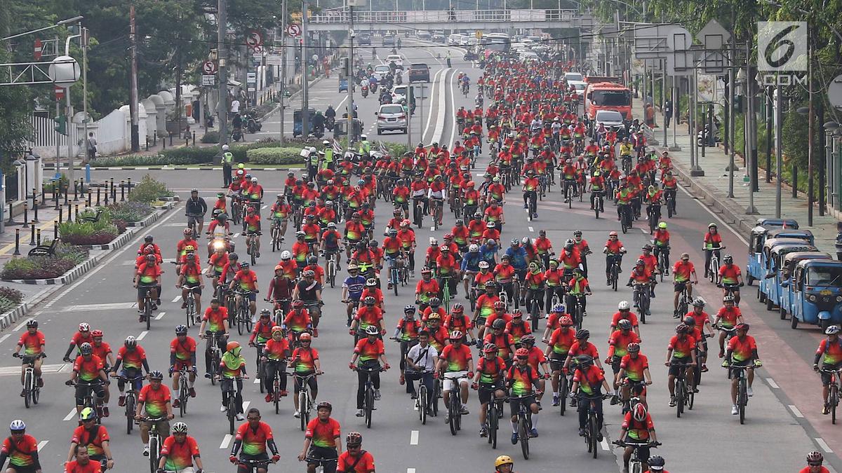 FOTO: Deklarasi Pemilu Damai, Ratusan Pesepeda Gowes Bareng - Foto ...