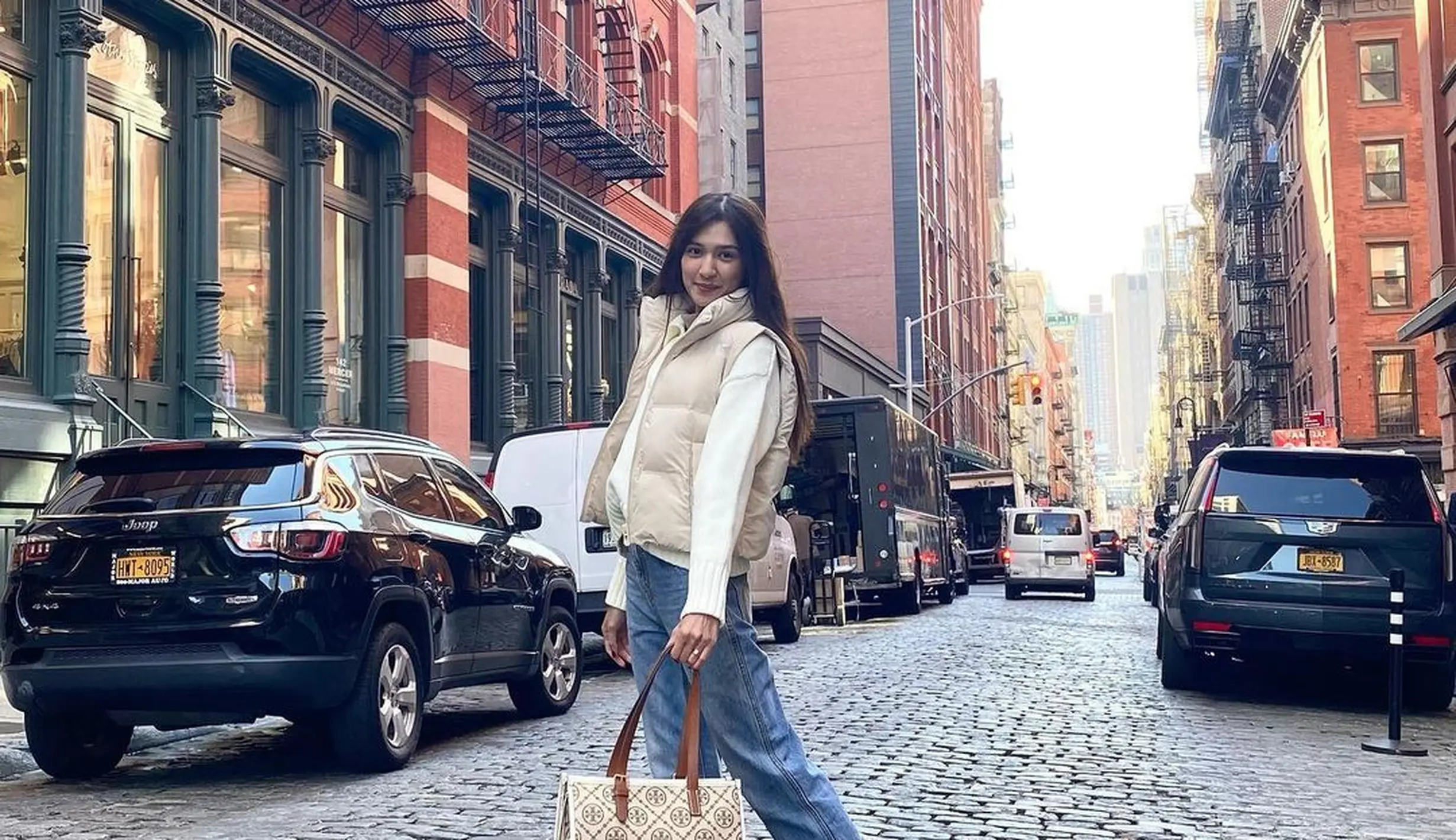 8 Ide Padu Padan Jeans untuk Tampil Menarik Tanpa Sulit, dari Jessica ...