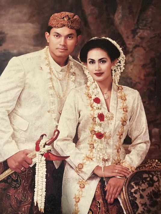 Ulang Tahun Pernikahan Perak, Potret Transformasi Diah Permatasari dan ...