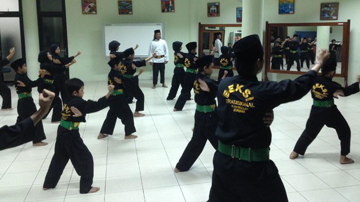 Silat Beksi, Seni Bela Diri Tradisional Betawi Hasil Akulturasi Budaya ...
