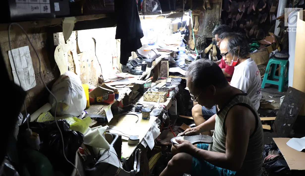 FOTO: Tingkatkan Volume KUR, OJK Bentuk Sistem Klaster untuk UKM - Foto ...