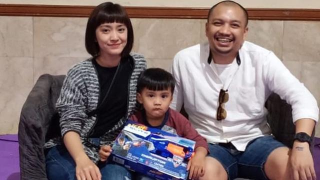 6 Potret Nerra Merlin Eks Tangga Bersama Buah Hati, Kompak dan Bikin ...