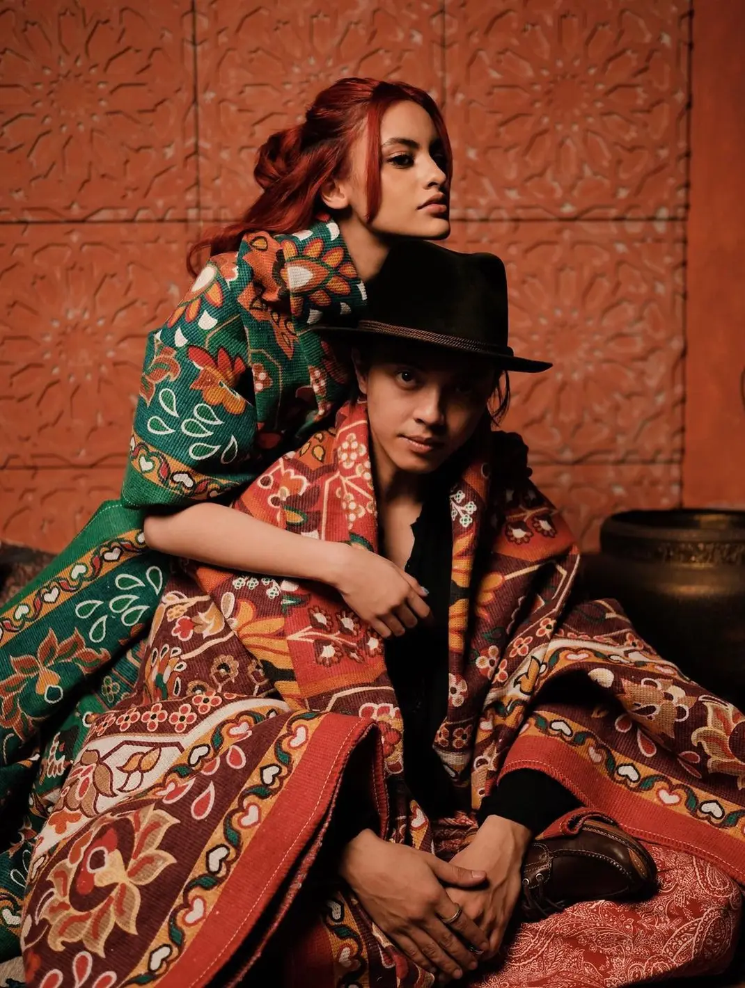 6 Gaya Unik Pemotretan Bisma SMASH dan Sang Kekasih yang Terpaut Usia ...