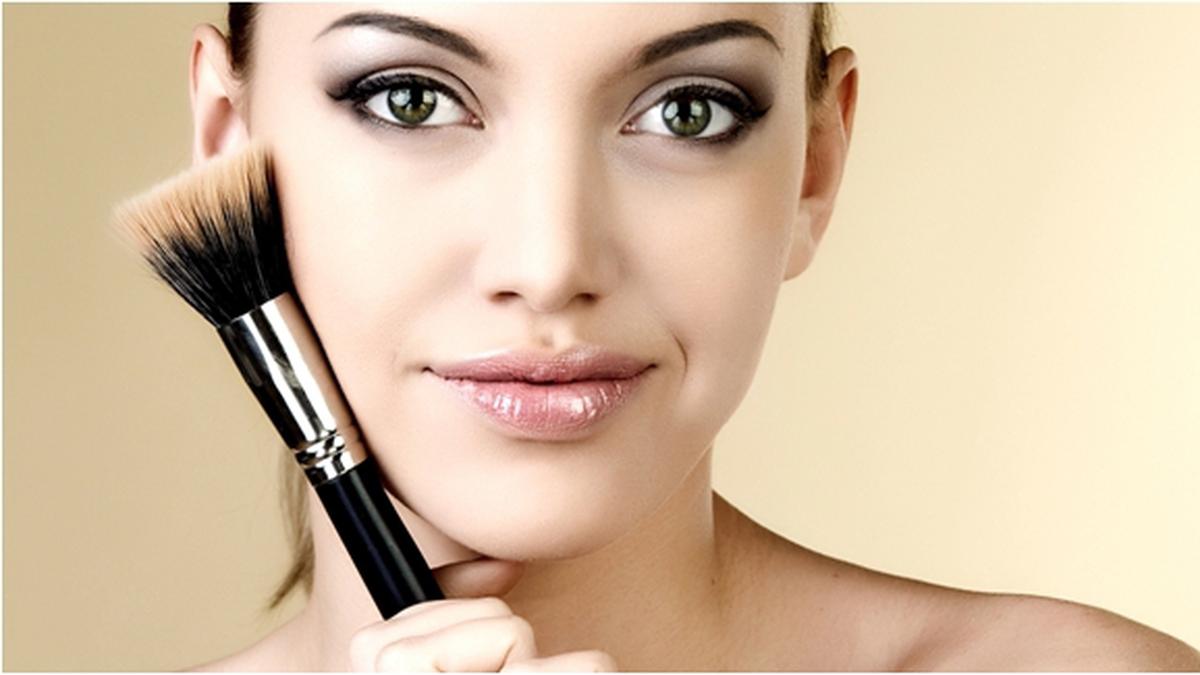 7 Tips Tutorial Makeup Yang Gampang Dipraktekkan