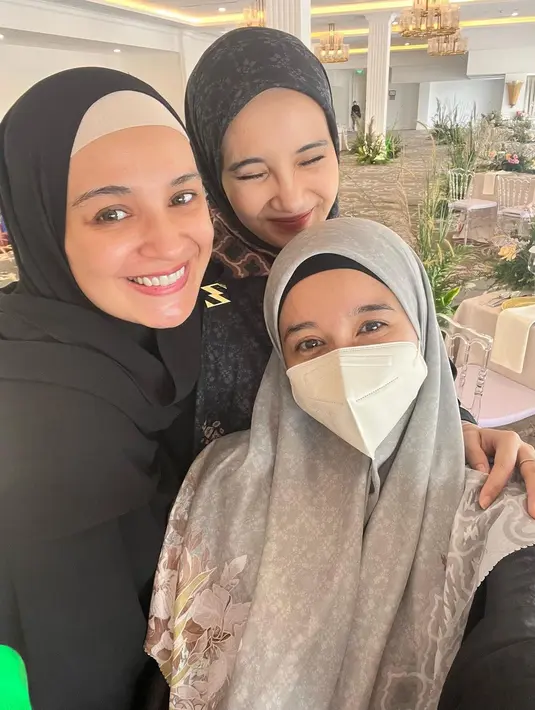 Potret Laudya Cynthia Bella Bersama Shireen dan Zaskia Sungkar, Kompak Seperti Kakak Adik - Foto ...