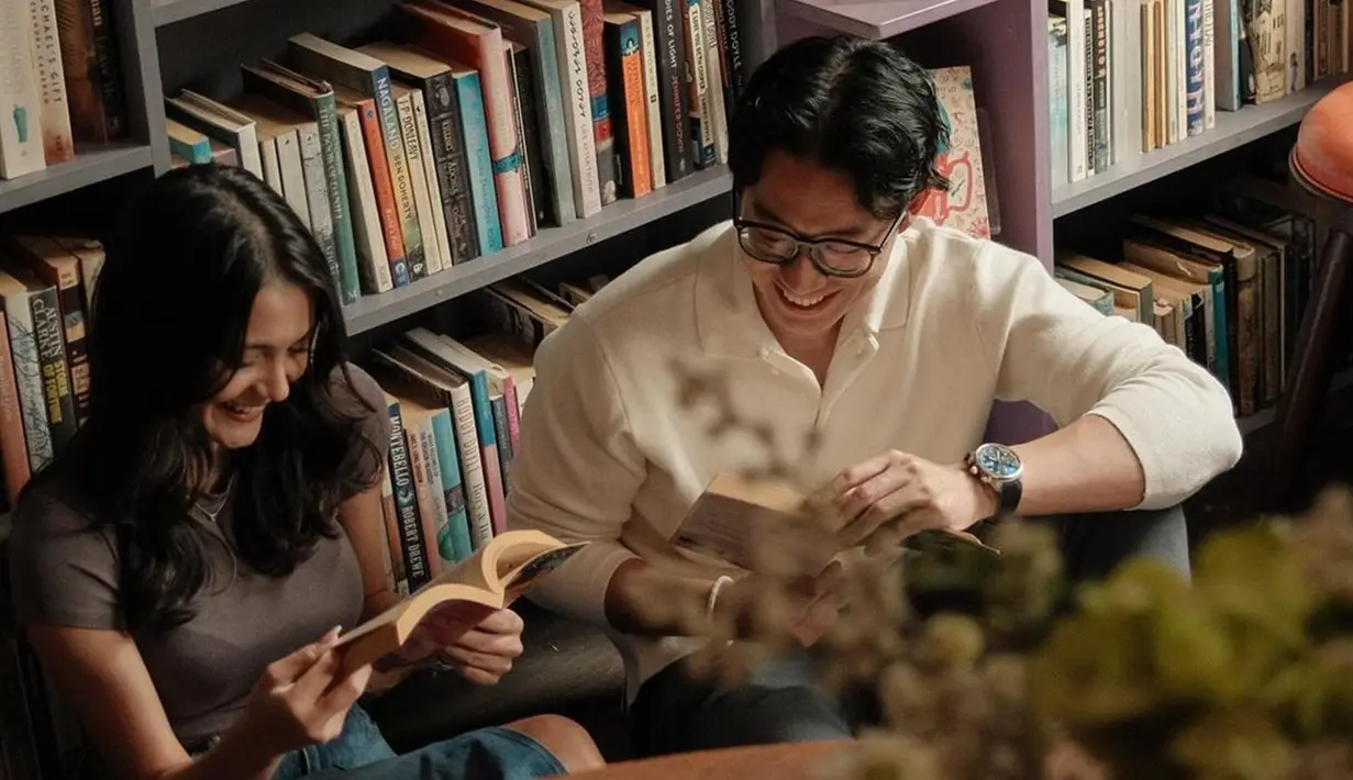 Pemotretan Amanda Rawles dan Kekasih di Perpustakaan, Sudah 7 Tahun ...