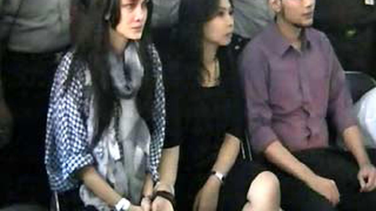 Luna Maya Bersaksi untuk Sang Kekasih - ShowBiz Liputan6.com