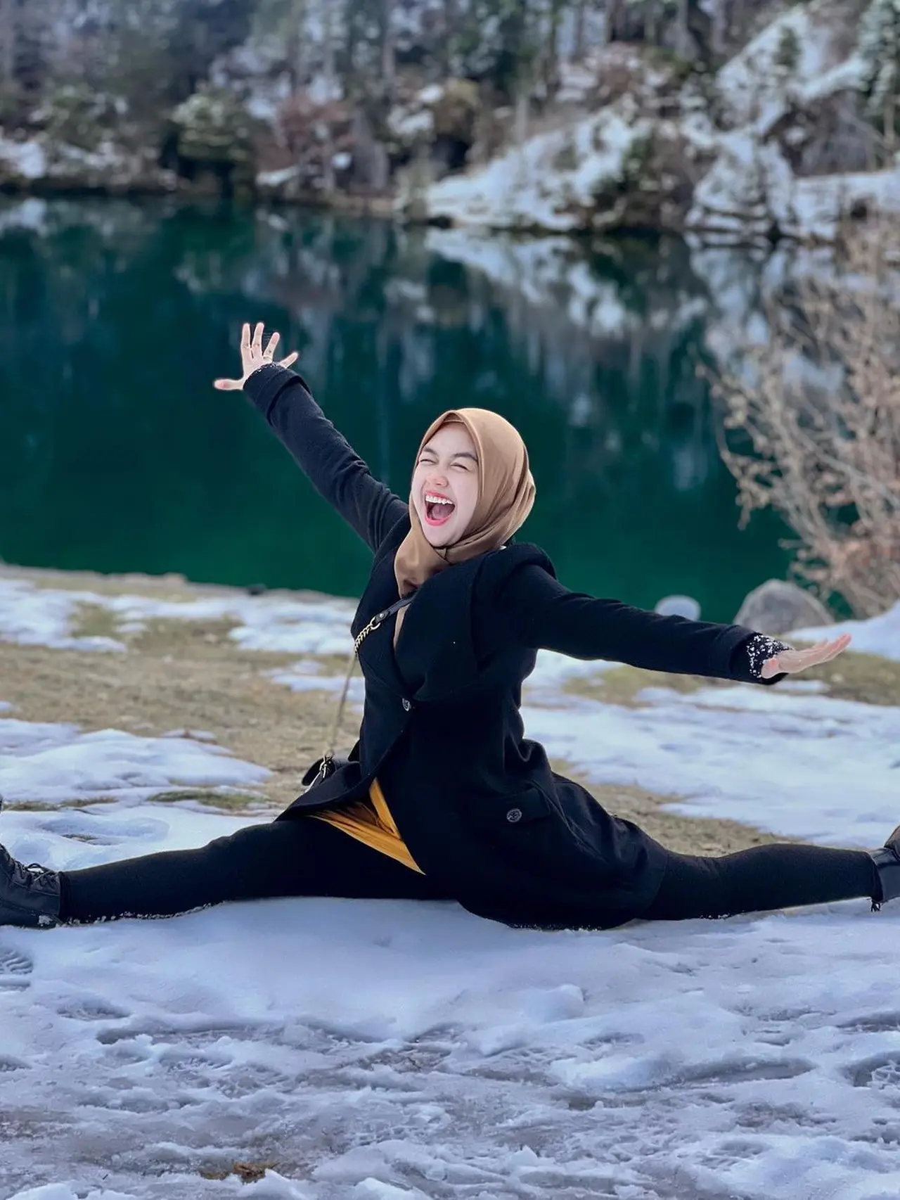 7 Potret Ria Ricis Liburan di Swiss, Perut Buncitnya Jadi Sorotan - Hot ...