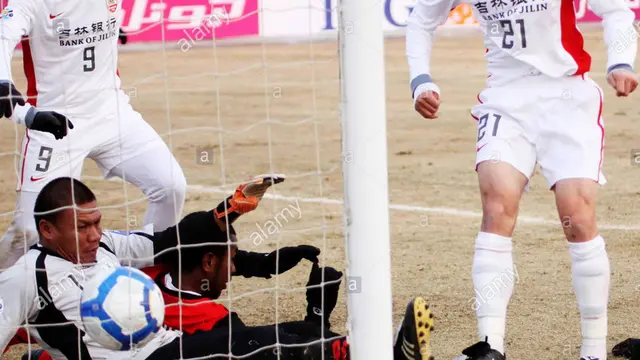 Best XI versi Boaz Solossa: Penghuni Era Terbaik Persipura Jayapura ...