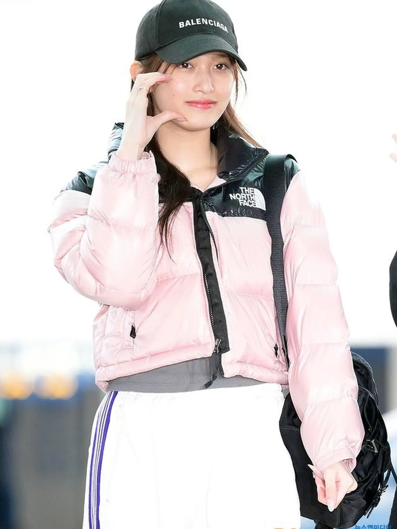 Outfit Para Member IVE yang Bersiap Terbang ke Indonesia untuk GDA 2024