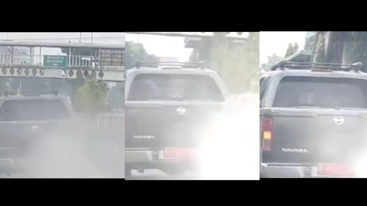 Marak Tilang Uji Emisi, Mobil Berpelat Merah Malah Keluarkan Asap Tebal