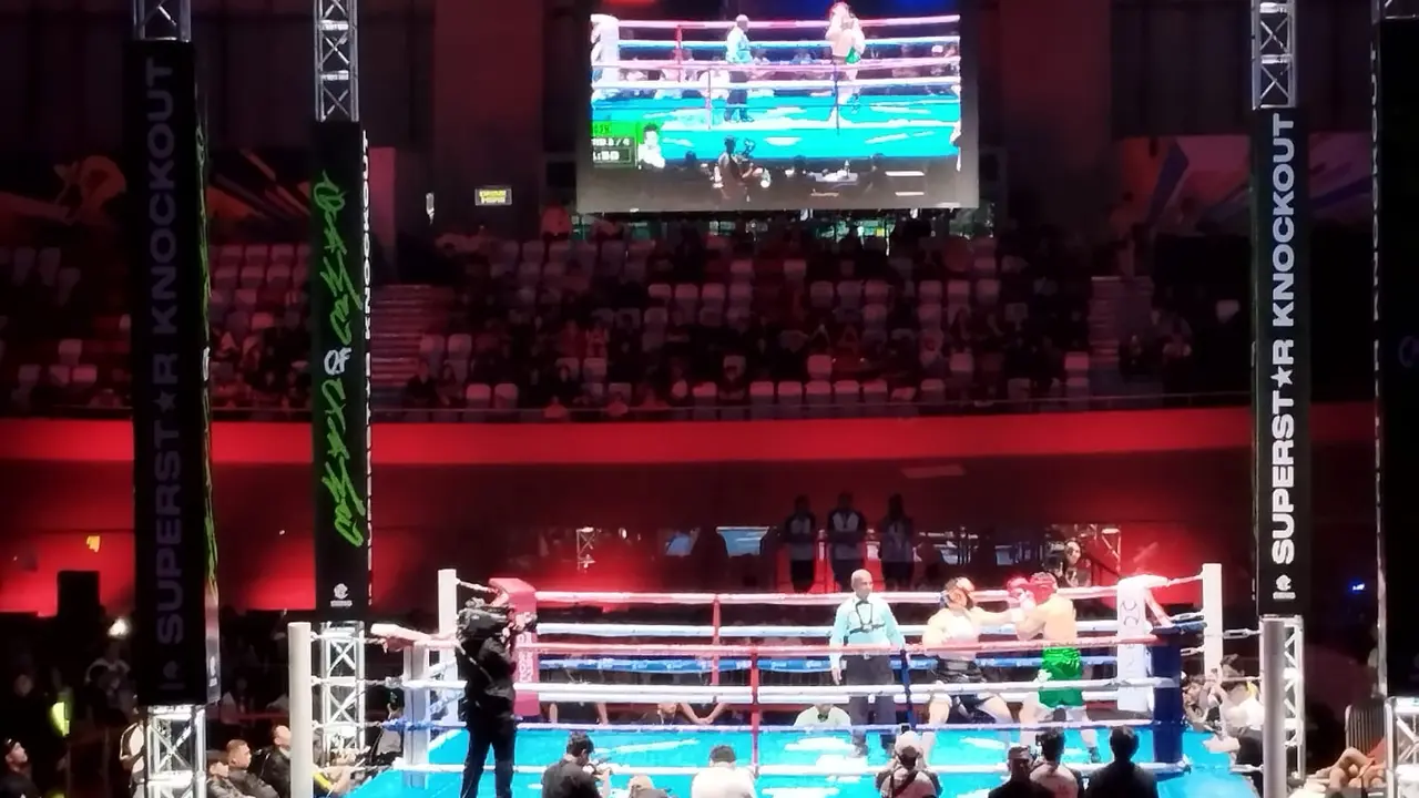 Yoshi Sudarso Menang TKO dari Enrique Dustin di Ronde 3 Superstar Knockout Vol. 2 - ShowBiz ...