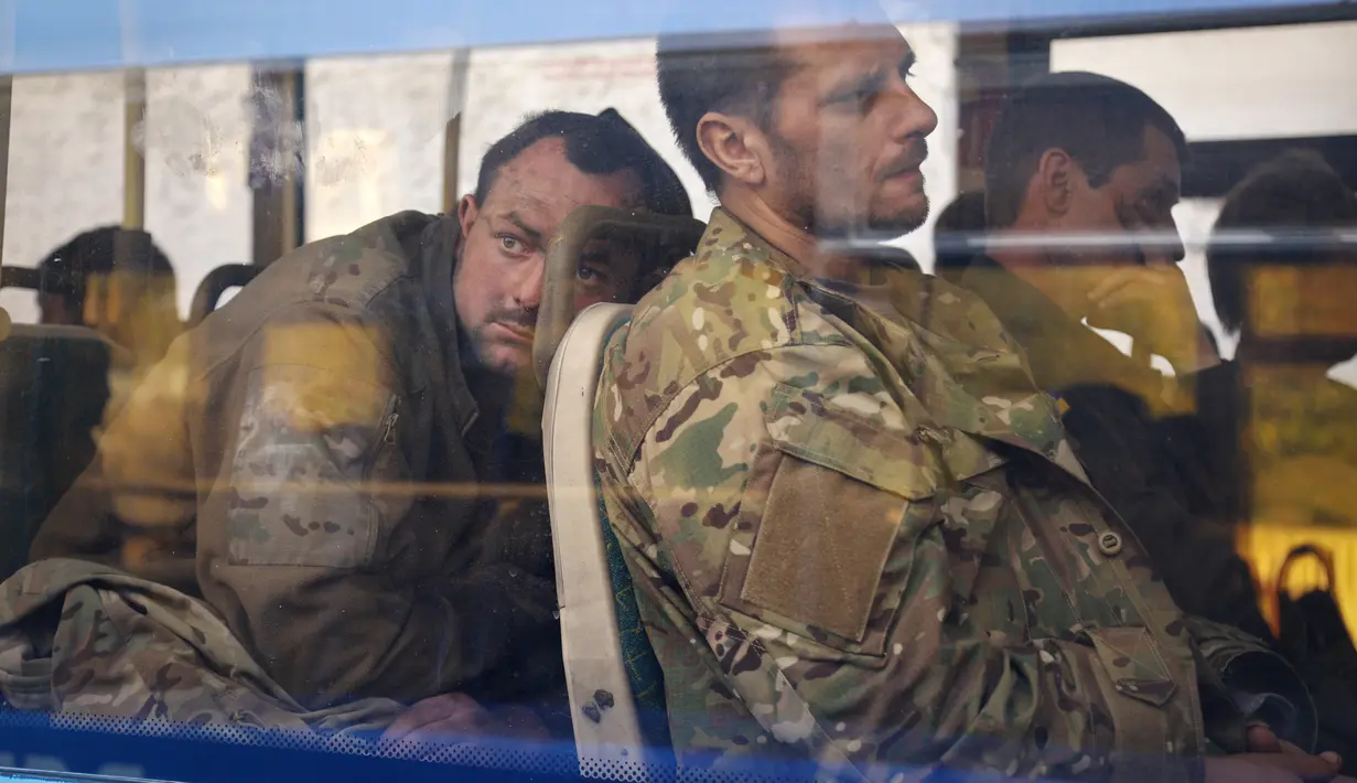 FOTO: Pasukan Ukraina Ditarik dari Mariupol - Foto Liputan6.com