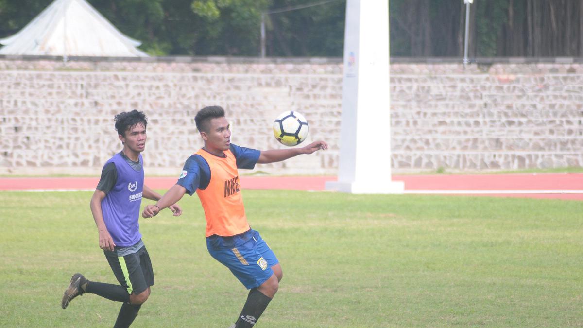 Dimas Galih Gumilang Sedih Gagal Berkostum Persis Solo - Indonesia Bola.com