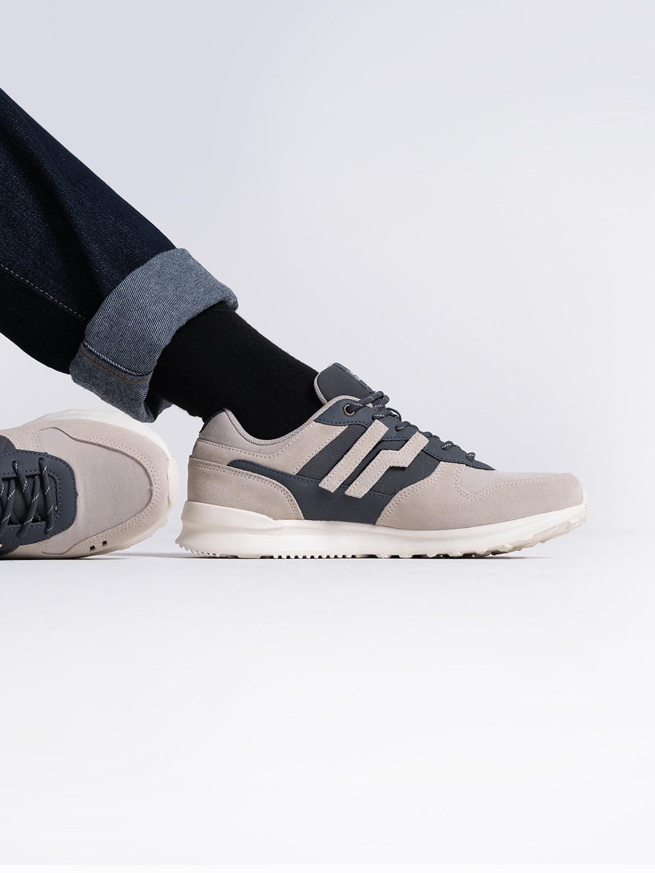17 Merk Sepatu Lokal dengan Kualitas Premium dan Harganya Lebih Masuk Akal