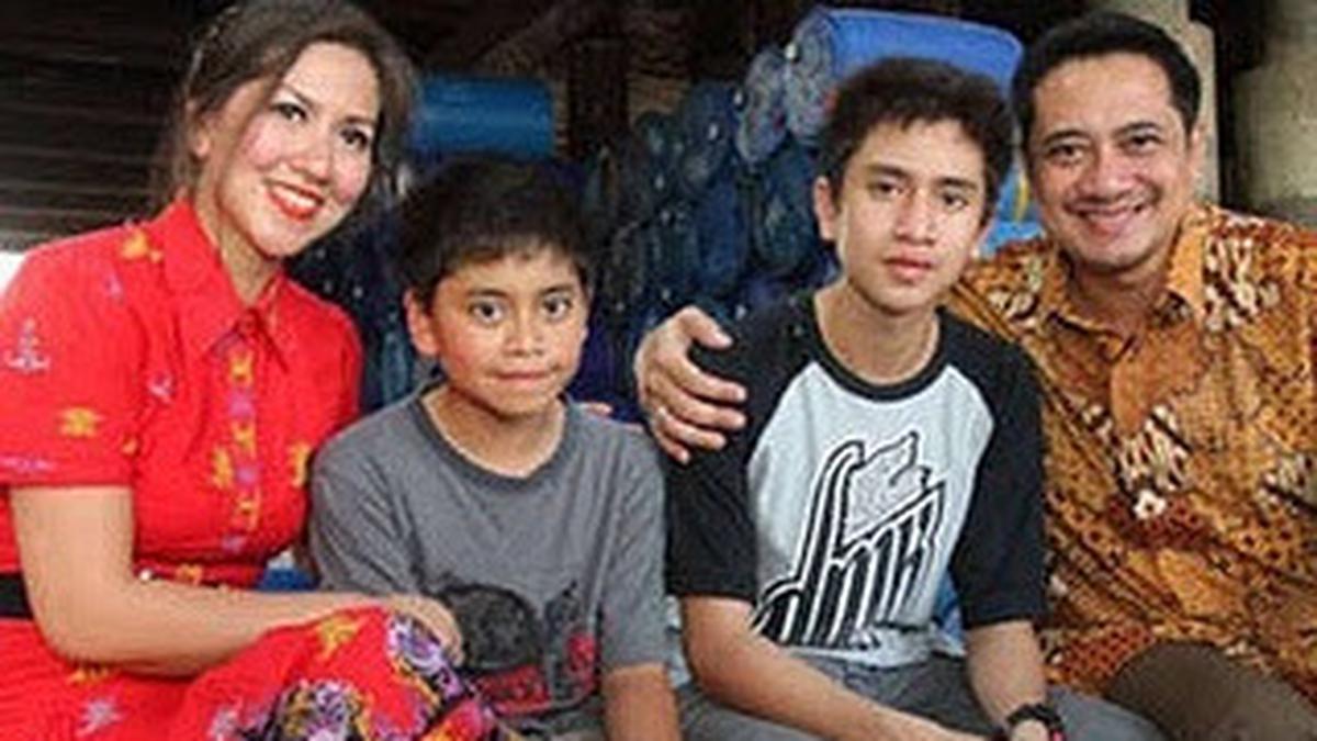 Potret Dulu dan Kini Verrel Bramasta Bersama Athalla Naufal, Sama Ganteng Sejak Lahir - Photo ...