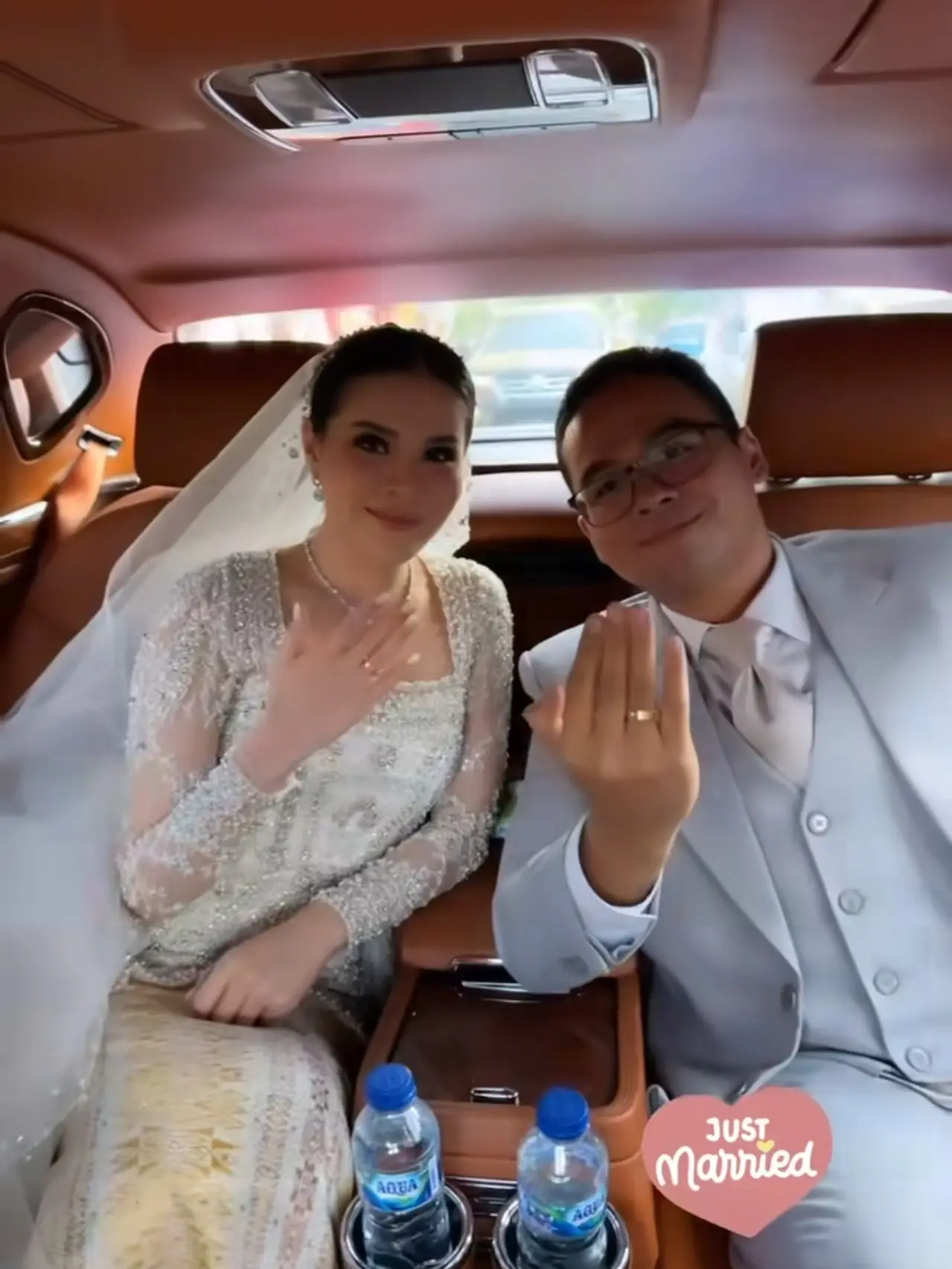 7 Momen Pernikahan Fritz Hutapea dan Chen Giovani, Romantis Pamer ...