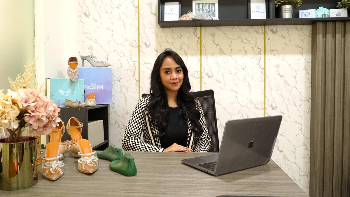 VAIA Berbagi Kisah Perjalanan Bisnis Sepasang Sepatu Cantik dan Nyaman ...