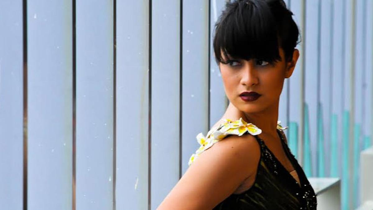 Syok Diberitakan Miring, Vicky Monica Trauma Jadi Artis? - ShowBiz ...