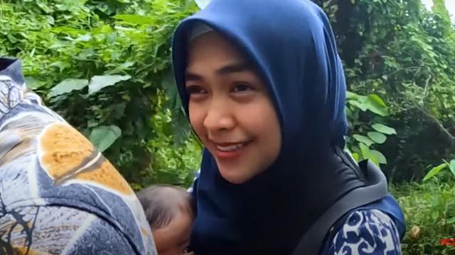Ria Ricis Naik ATV Sambil Gendong Baby Moana dengan Satu Tangan, Netizen Sorot Ekspresi Sang ...