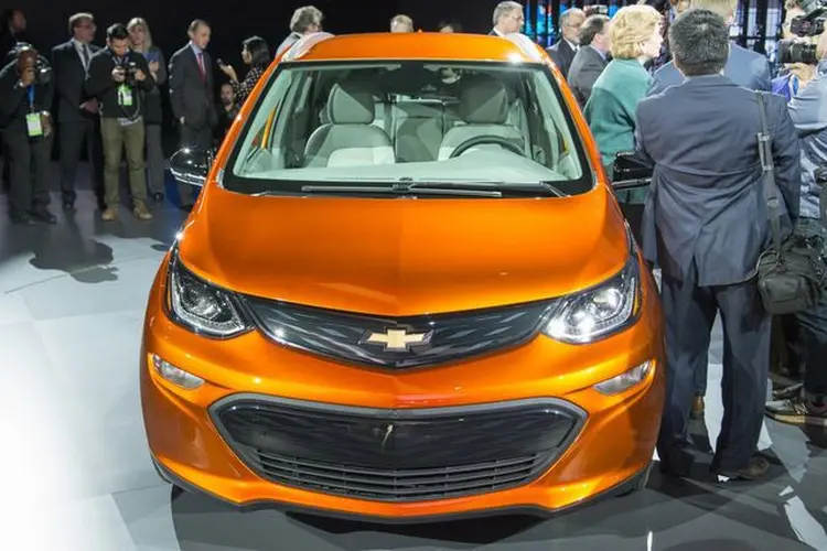 Tampang Asli Hatchback Chevrolet Bolt - Galeri Otosia.com