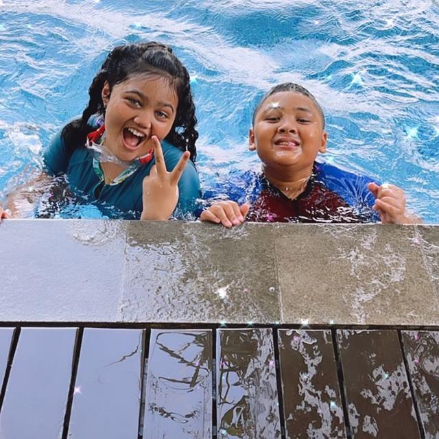 6 Potret Amora dan Kellen Lemos, Anak Kris Dayanti Kompak Sejak Kecil