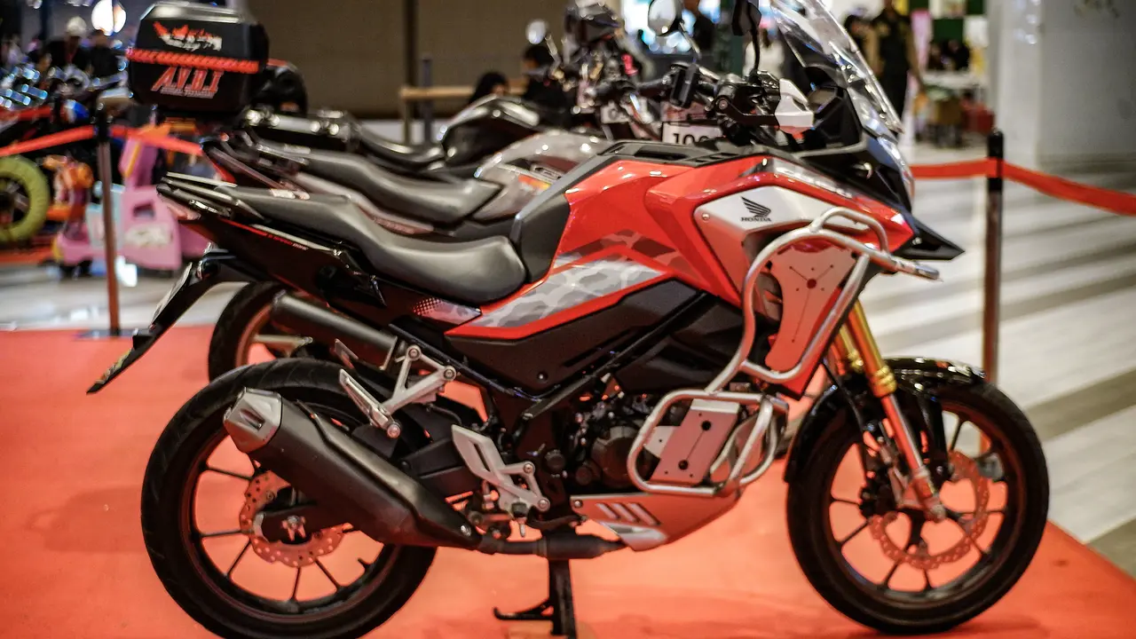 Kumpulan Potret Motor Modifikasi Keren di Honda Modif Contest 2023 Seri ...