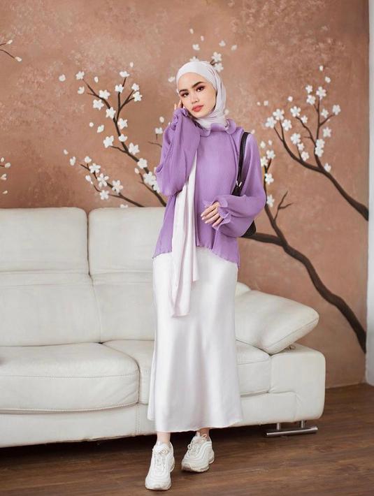 6 Inspirasi OOTD Padu Padan Warna Lilac yang Kekinian ala Selebgram - Photo Fimela.com