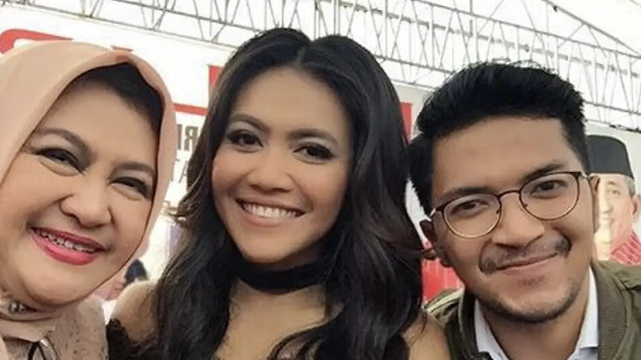 Transformasi Penampilan Denada dari Masa ke Masa, Sebelum dan Setelah ...