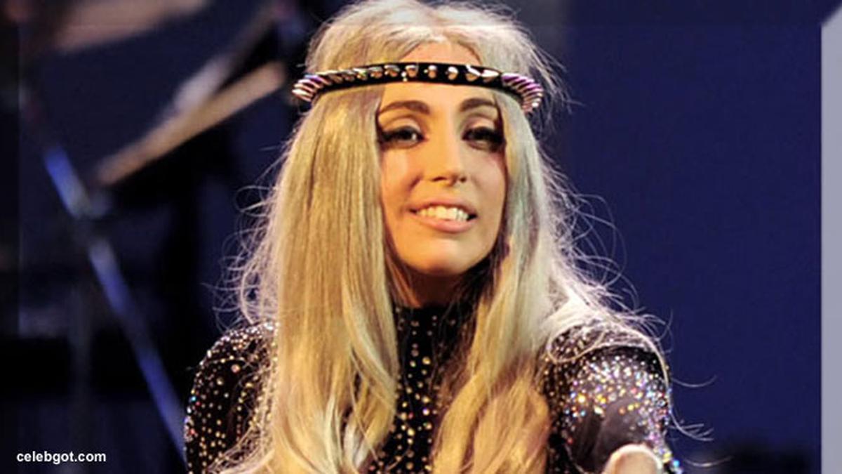 Sakit, Lady Gaga Harus Tunda 4 Konser - ShowBiz Liputan6.com