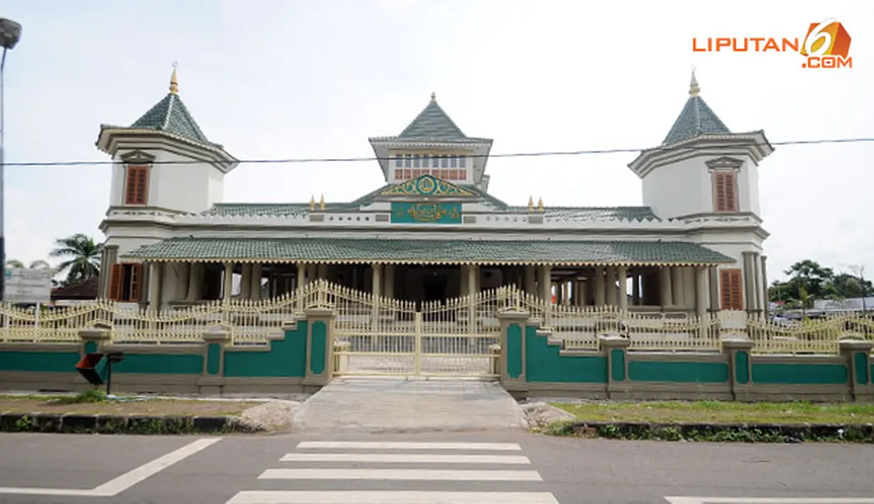 Gaya Neo Klasik Masjid Manonjaya Tasik - Foto Liputan6.com