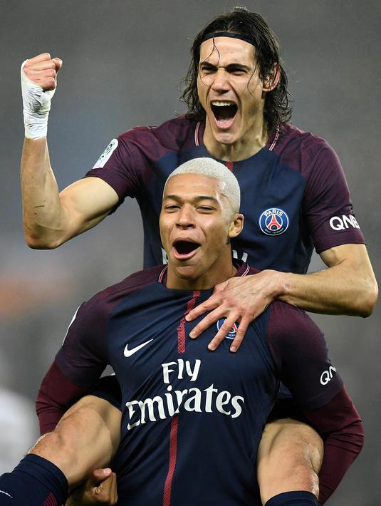 PHOTO: Ubah Warna Rambut, Bomber PSG Tampil Memukau - Foto Liputan6.com