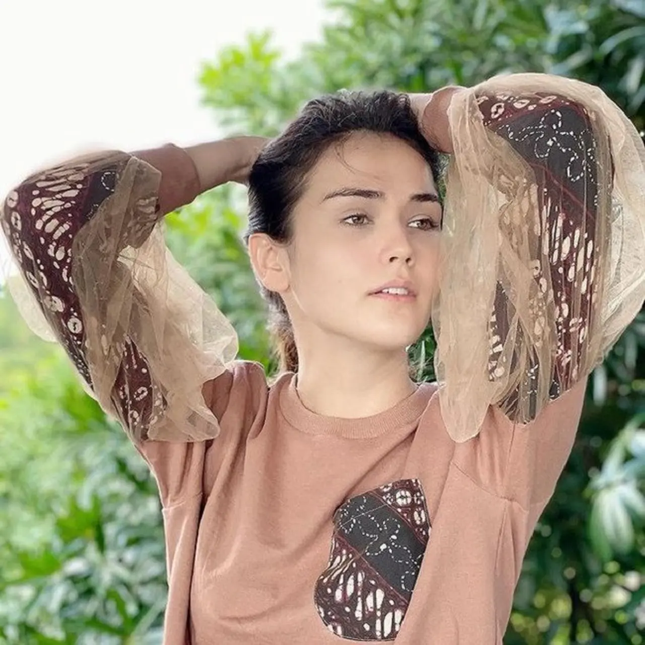 Ingin Jadi WNI, Ini 6 Potret Senk Lotta yang Cantik Menawan namun Masih ...