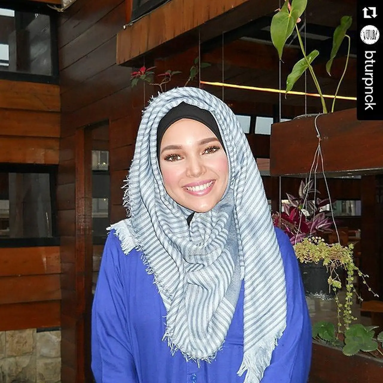 6 Potret Lawas Dewi Sandra di Awal Berhijab, Ubah Penampilan Usai ...