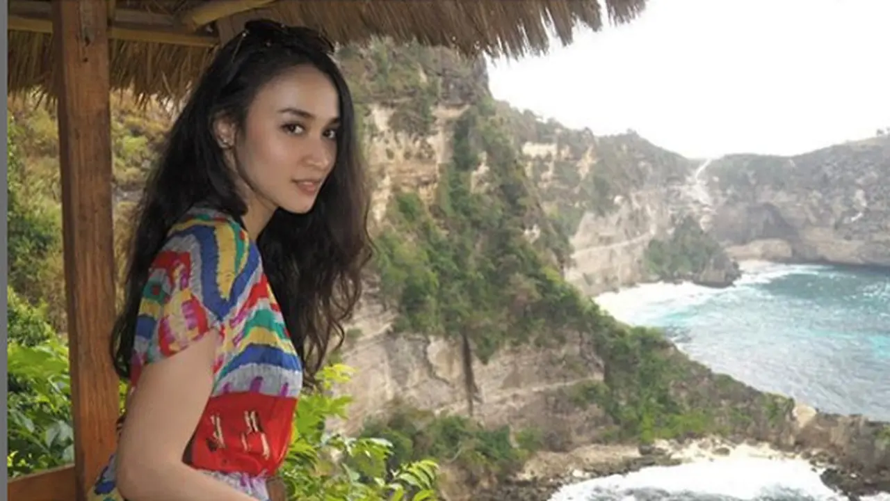 Vakum Sinetron, Allia Rosa Bisnis Bareng Pacar - ShowBiz Liputan6.com