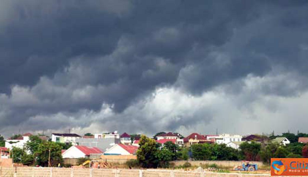 Badai di Batam
