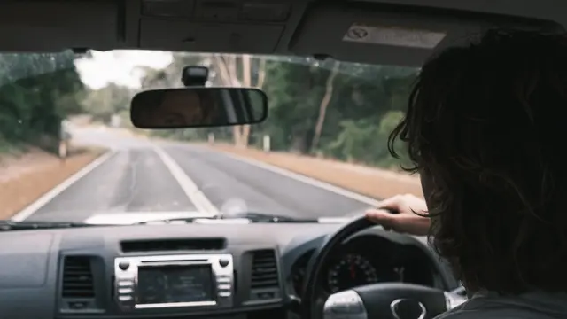 Contoh Gerak Berdasarkan Jenis-Jenisnya, Lengkap dengan Pengertiannya ...