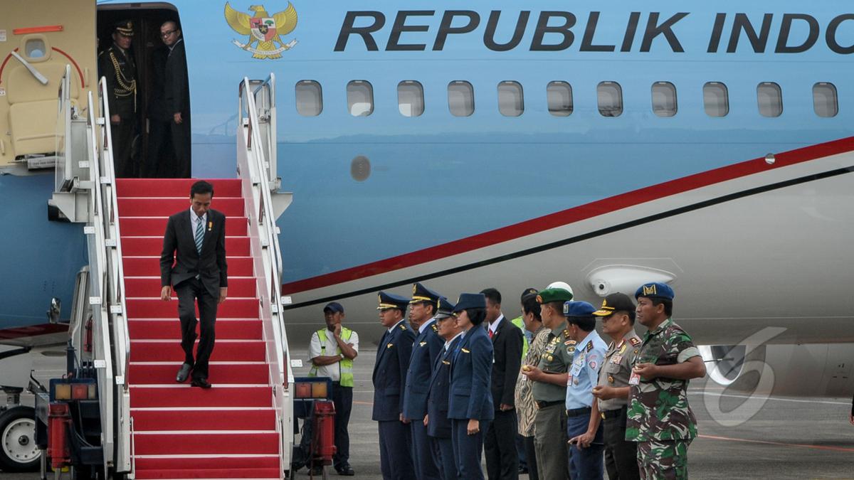 Ekspresi Presiden Jokowi Saat Pulang Dari KTT Asean