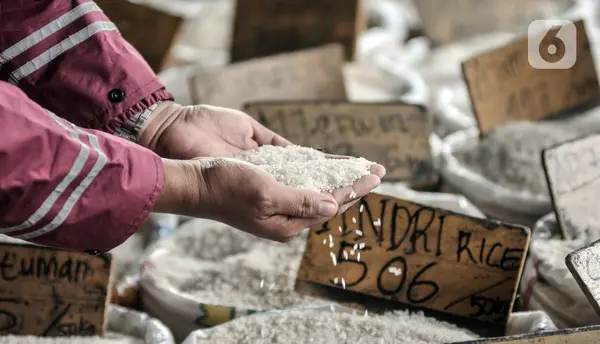 Mengenal Keunikan Tiwul, Kuliner Tradisional Pengganti Nasi - Regional ...