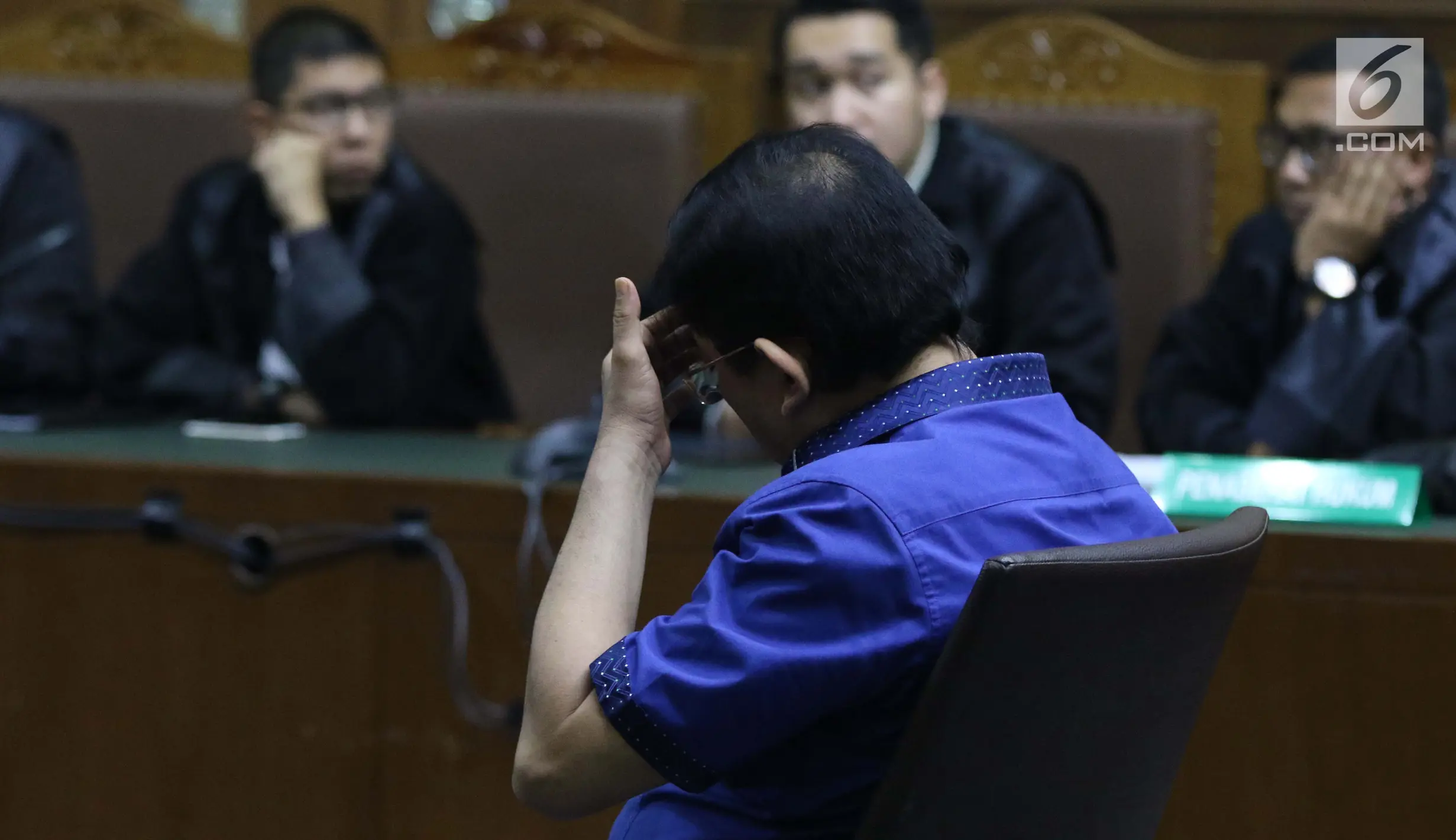 FOTO: Terbukti Bersalah Merintangi Penyidikan KPK, Advokat Lucas ...