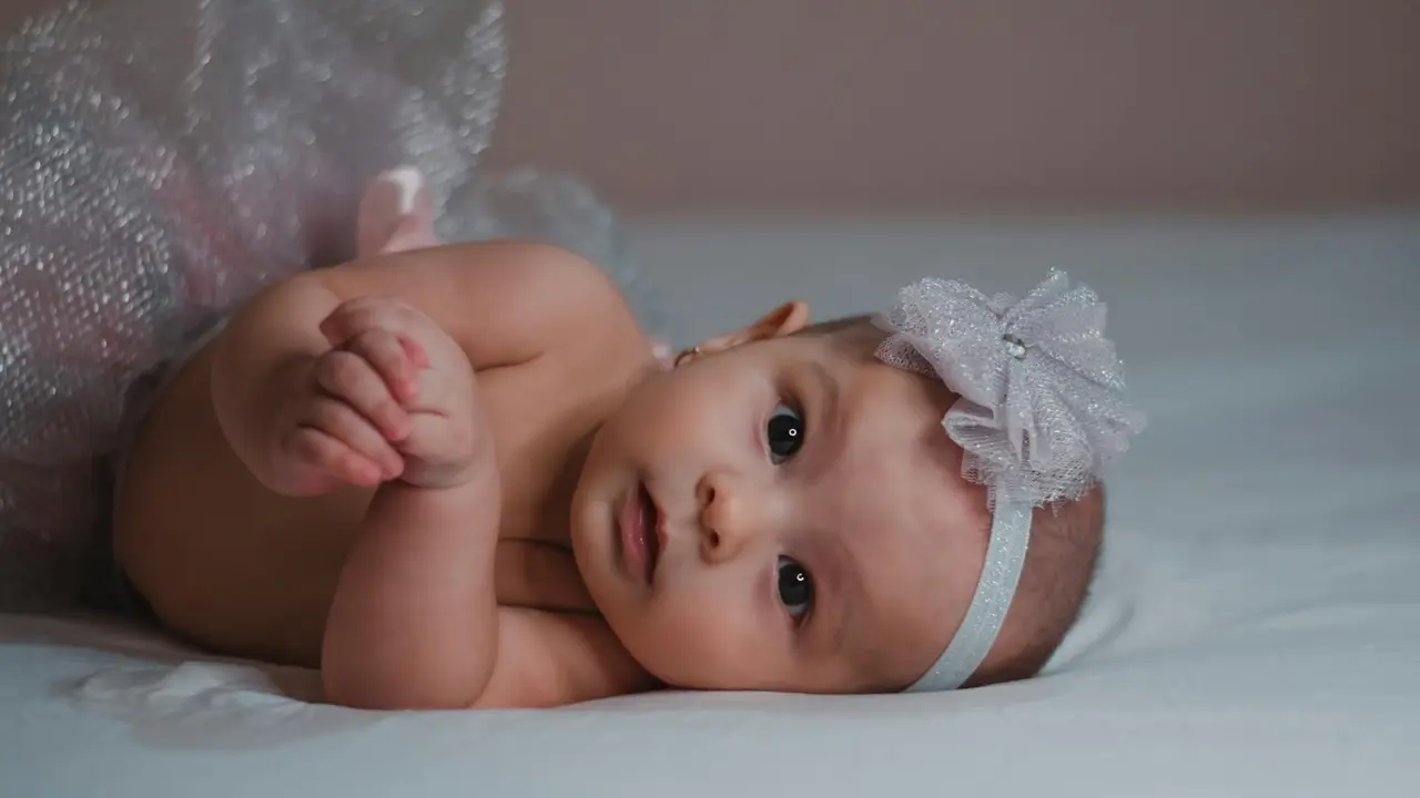 54 Rangkaian Nama Bayi Perempuan Islami yang Cantik 2 Kata, Dilengkapi ...