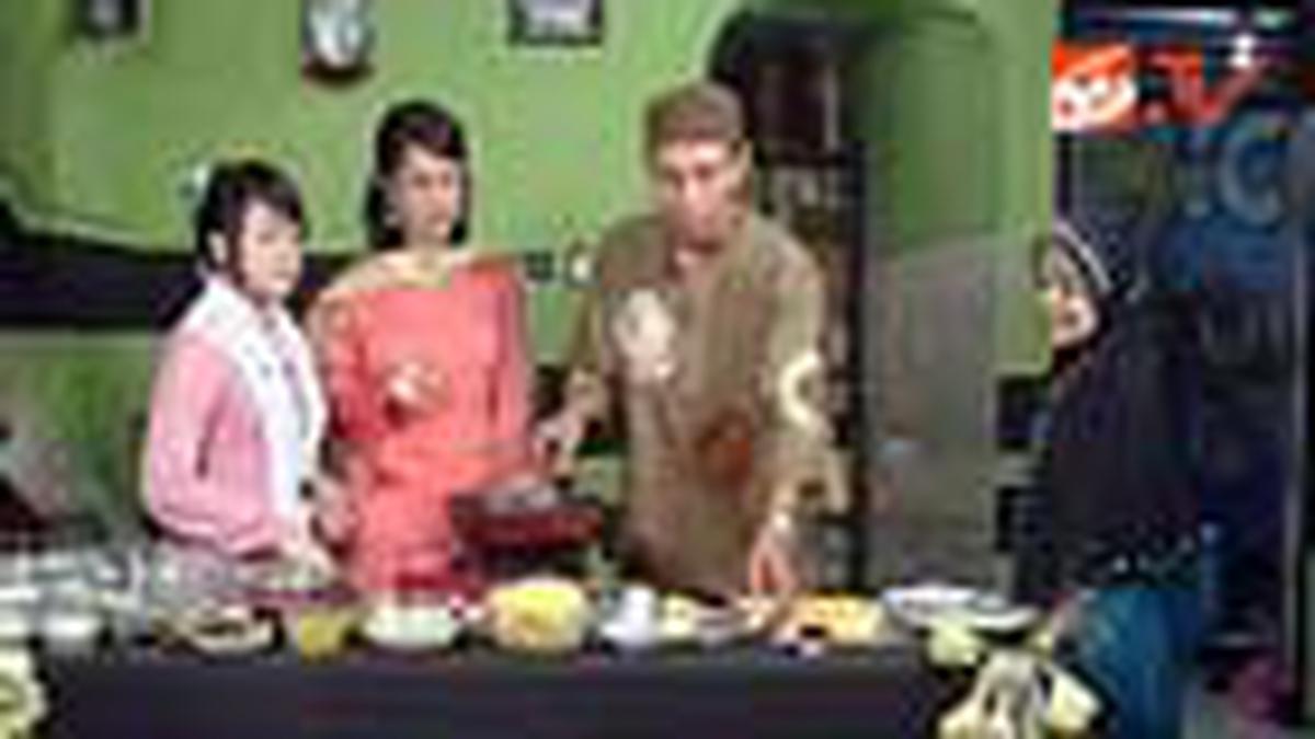 Masak dan Makan Bersama si Yatim - Video Liputan6.com