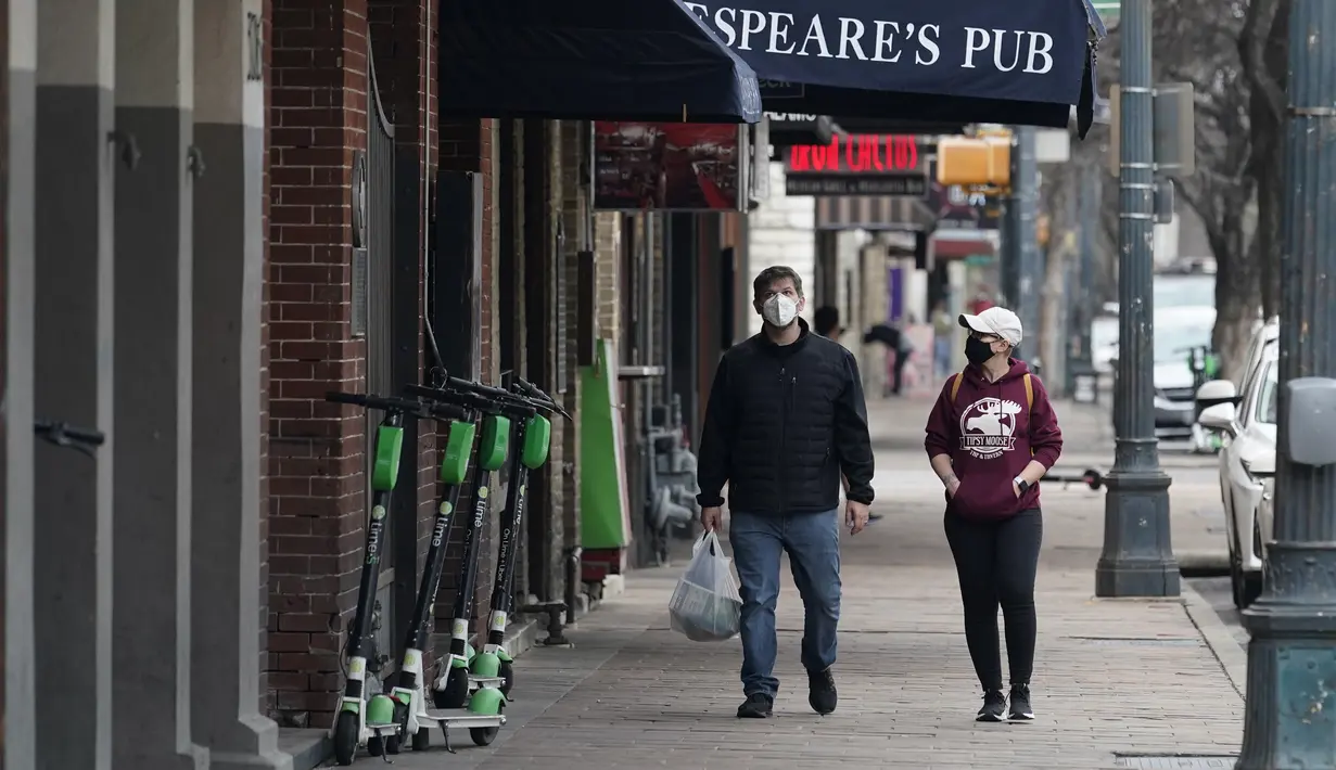FOTO: Hari Terakhir Menjelang Masker Tak Lagi Diwajibkan di Texas ...
