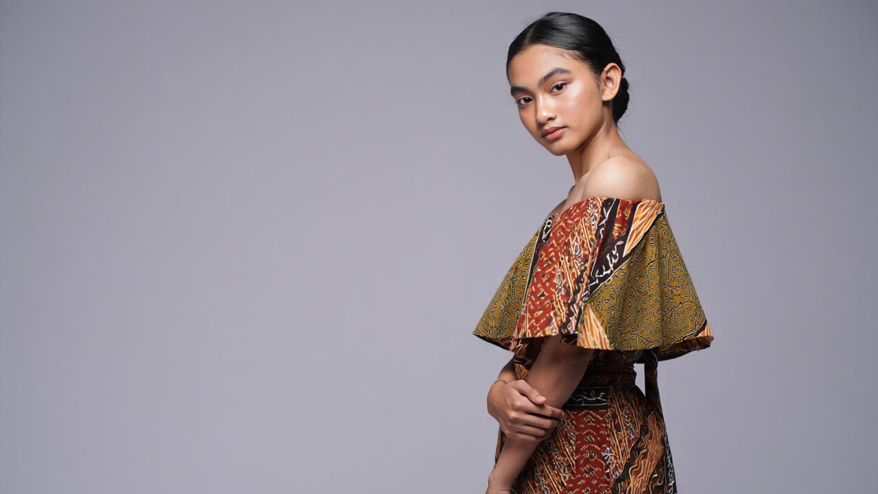 10 Model Baju Batik Atasan Modern Simple tapi Tetap Fashionable, Tampil ...